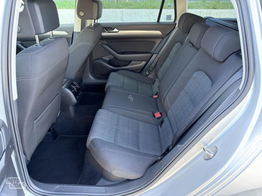 Pelēks Volkswagen Passat 2020 Panevēža, ar dzinēja tilpumu 2.00 L un nobraukumu 241 tūkst. km par 14600 €, foto 32 vietnē AUTOMOTO.COM.LV