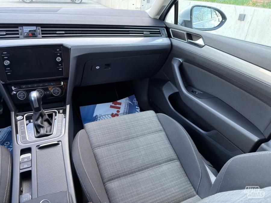 Grey Volkswagen Passat 2020 in Panevezys, with an engine capacity of 2.00 L and mileage of 241 thousand km for 14600 €, photo 16 on AUTOMOTO.COM.LV