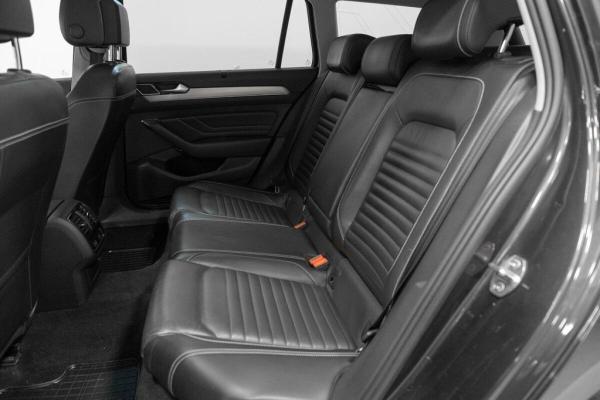Pelēks Volkswagen Passat 2020 Viļņa, ar dzinēja tilpumu 2.00 L un nobraukumu 130 tūkst. km par 21900 €, foto 6 vietnē AUTOMOTO.COM.LV