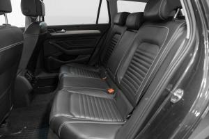 Grey Volkswagen Passat 2020 in Vilnius, with an engine capacity of 2.00 L and mileage of 130 thousand km for 21900 €, photo 7 on AUTOMOTO.COM.LV