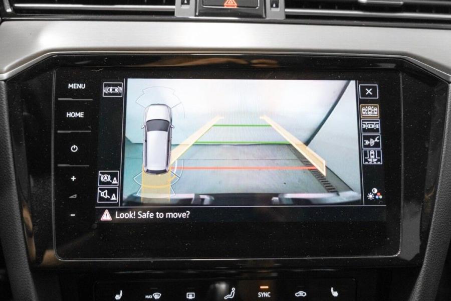 Grey Volkswagen Passat 2020 in Vilnius, with an engine capacity of 2.00 L and mileage of 130 thousand km for 21900 €, photo 15 on AUTOMOTO.COM.LV