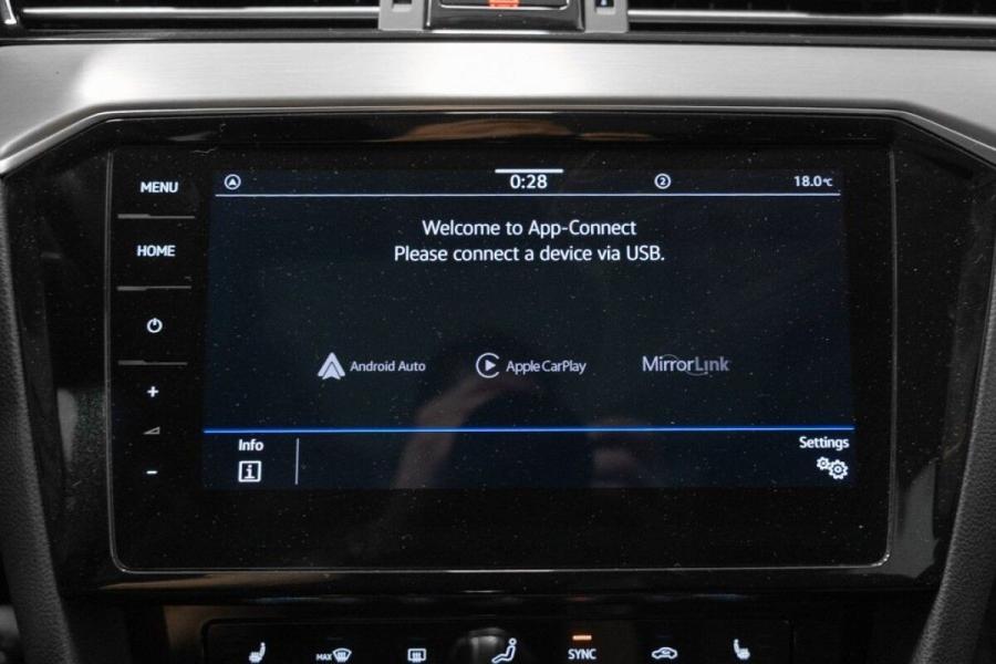 Grey Volkswagen Passat 2020 in Vilnius, with an engine capacity of 2.00 L and mileage of 130 thousand km for 21900 €, photo 16 on AUTOMOTO.COM.LV