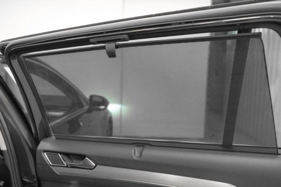 Grey Volkswagen Passat 2020 in Vilnius, with an engine capacity of 2.00 L and mileage of 130 thousand km for 21900 €, photo 20 on AUTOMOTO.COM.LV