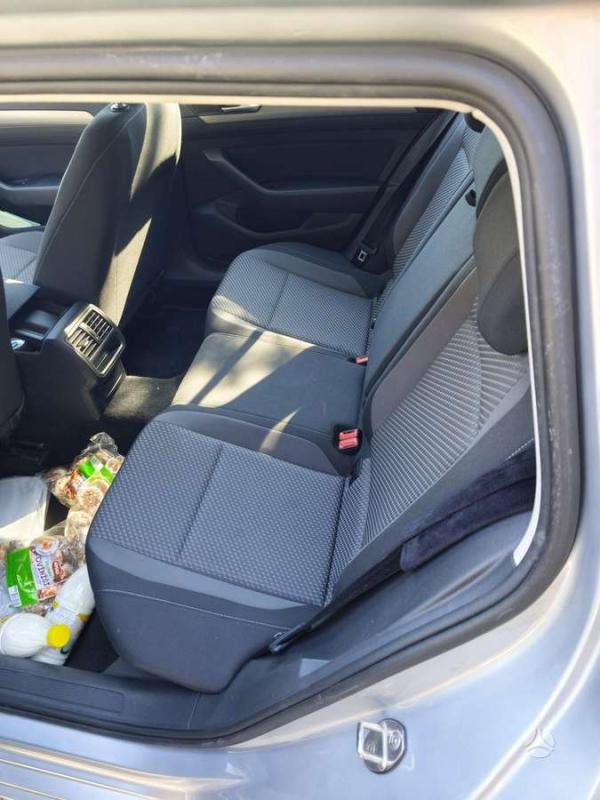 Grey Volkswagen Passat 2020 in Vilnius, with an engine capacity of 1.97 L and mileage of 181 thousand km for 11500 €, photo 7 on AUTOMOTO.COM.LV