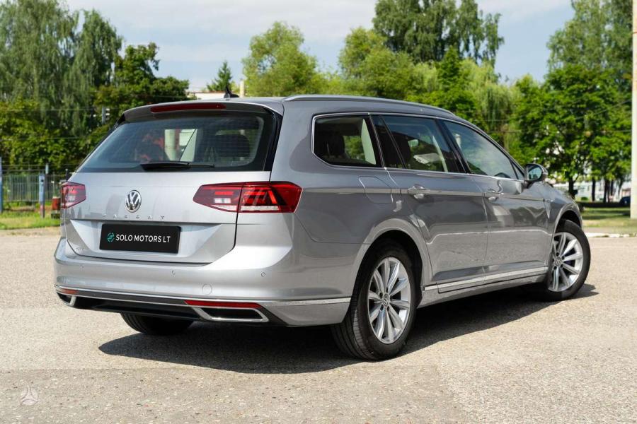 Pelēks Volkswagen Passat 2020 Viļņa, ar dzinēja tilpumu 1.40 L un nobraukumu 199 tūkst. km par 14950 €, foto 5 vietnē AUTOMOTO.COM.LV
