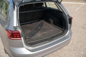 Pelēks Volkswagen Passat 2020 Viļņa, ar dzinēja tilpumu 1.40 L un nobraukumu 199 tūkst. km par 14950 €, foto 11 vietnē AUTOMOTO.COM.LV