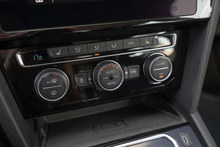 Pelēks Volkswagen Passat 2020 Viļņa, ar dzinēja tilpumu 1.40 L un nobraukumu 199 tūkst. km par 14950 €, foto 22 vietnē AUTOMOTO.COM.LV