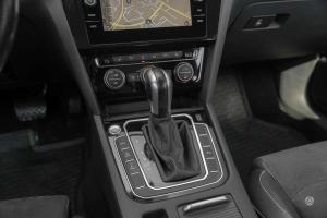 Pelēks Volkswagen Passat 2020 Viļņa, ar dzinēja tilpumu 1.40 L un nobraukumu 199 tūkst. km par 14950 €, foto 25 vietnē AUTOMOTO.COM.LV