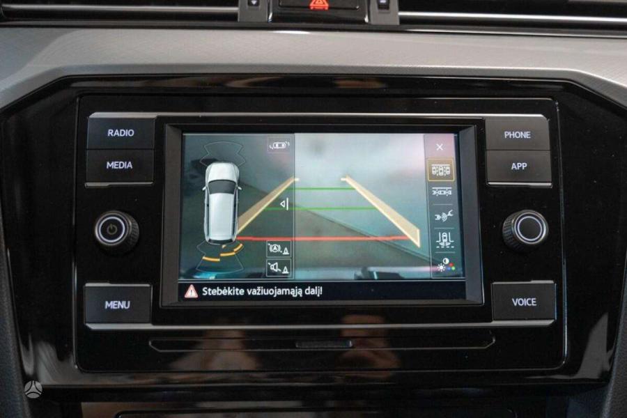 Pelēks Volkswagen Passat 2020 Viļņa, ar dzinēja tilpumu 1.50 L un nobraukumu 164 tūkst. km par 14550 €, foto 22 vietnē AUTOMOTO.COM.LV