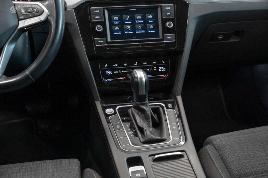 Pelēks Volkswagen Passat 2020 Viļņa, ar dzinēja tilpumu 1.50 L un nobraukumu 164 tūkst. km par 14550 €, foto 31 vietnē AUTOMOTO.COM.LV