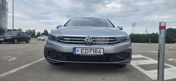 Pelēks Volkswagen Passat 2020 Šauļi, ar dzinēja tilpumu 1.40 L un nobraukumu 152 tūkst. km par 21380 €, foto 2 vietnē AUTOMOTO.COM.LV