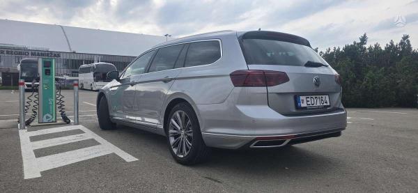 Pelēks Volkswagen Passat 2020 Šauļi, ar dzinēja tilpumu 1.40 L un nobraukumu 152 tūkst. km par 21380 €, foto 4 vietnē AUTOMOTO.COM.LV