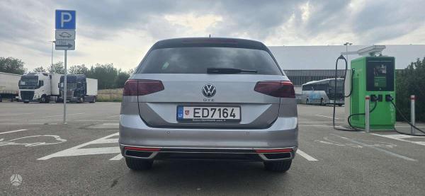 Pelēks Volkswagen Passat 2020 Šauļi, ar dzinēja tilpumu 1.40 L un nobraukumu 152 tūkst. km par 21380 €, foto 5 vietnē AUTOMOTO.COM.LV