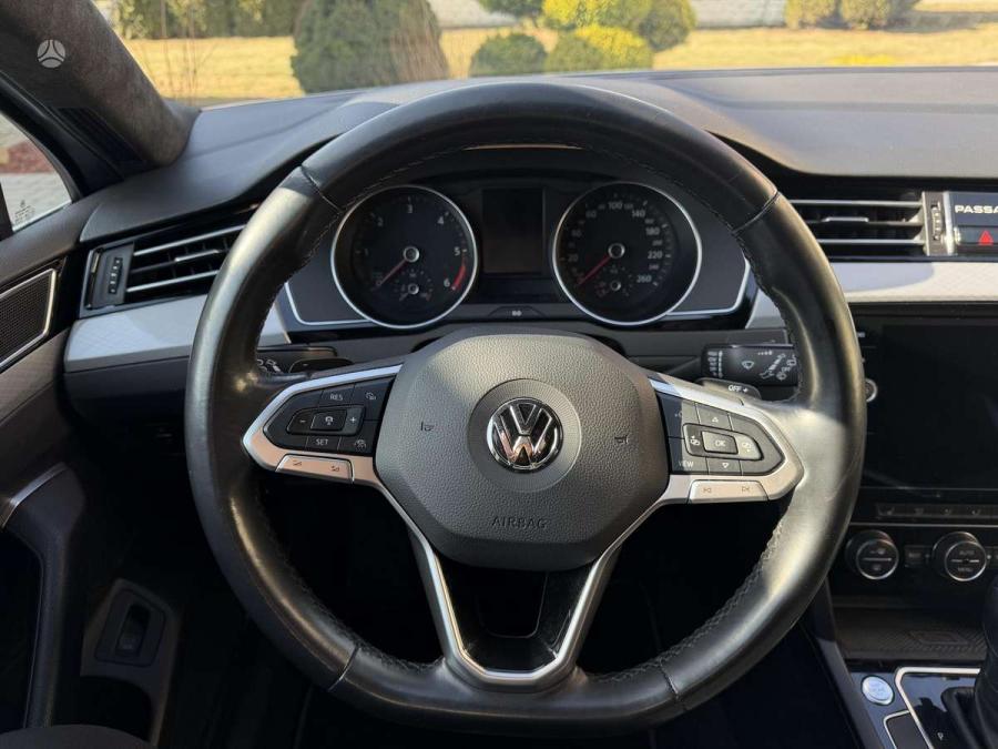 Grey Volkswagen Passat 2020 in Vilnius, with an engine capacity of 1.97 L and mileage of 209 thousand km for 15600 €, photo 11 on AUTOMOTO.COM.LV