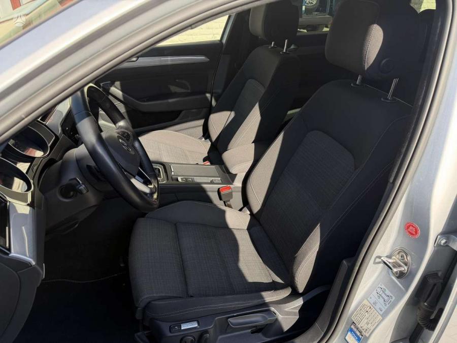 Grey Volkswagen Passat 2020 in Vilnius, with an engine capacity of 1.97 L and mileage of 209 thousand km for 15600 €, photo 12 on AUTOMOTO.COM.LV