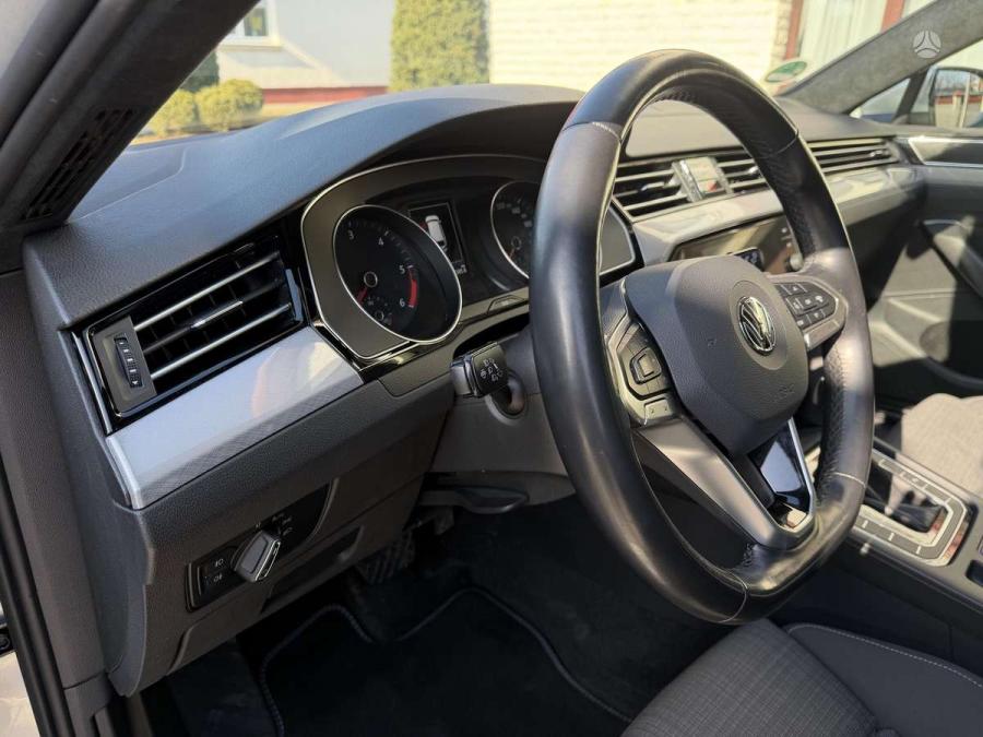 Grey Volkswagen Passat 2020 in Vilnius, with an engine capacity of 1.97 L and mileage of 209 thousand km for 15600 €, photo 15 on AUTOMOTO.COM.LV