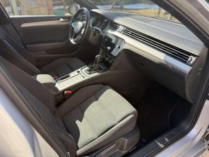 Grey Volkswagen Passat 2020 in Vilnius, with an engine capacity of 1.97 L and mileage of 209 thousand km for 15600 €, photo 18 on AUTOMOTO.COM.LV