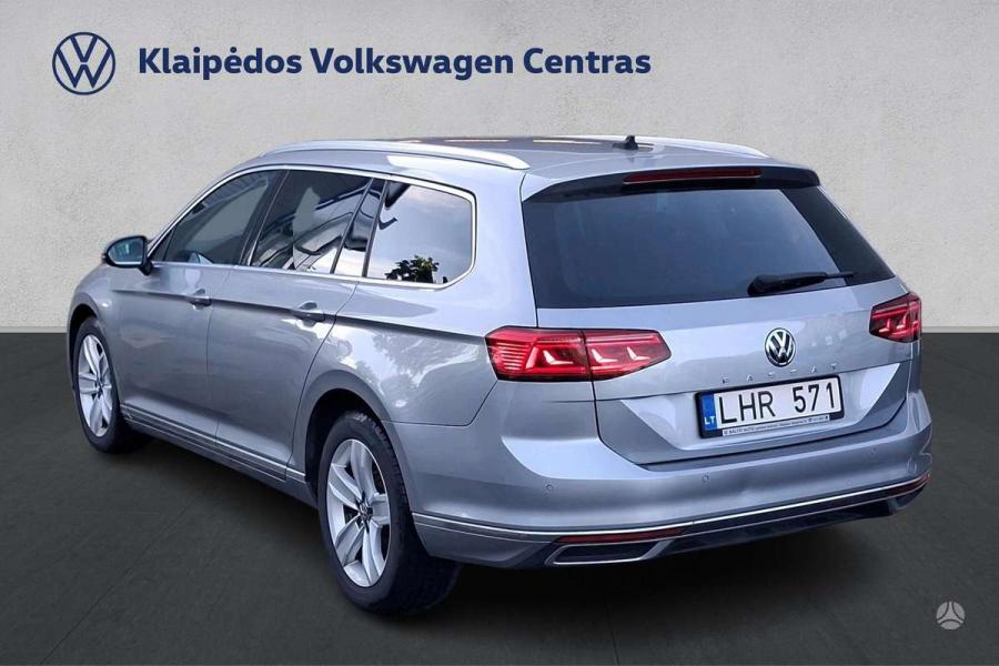 Pelēks Volkswagen Passat 2020 Klaipėda, ar dzinēja tilpumu 1.50 L un nobraukumu 184 tūkst. km par 15900 €, foto 5 vietnē AUTOMOTO.COM.LV
