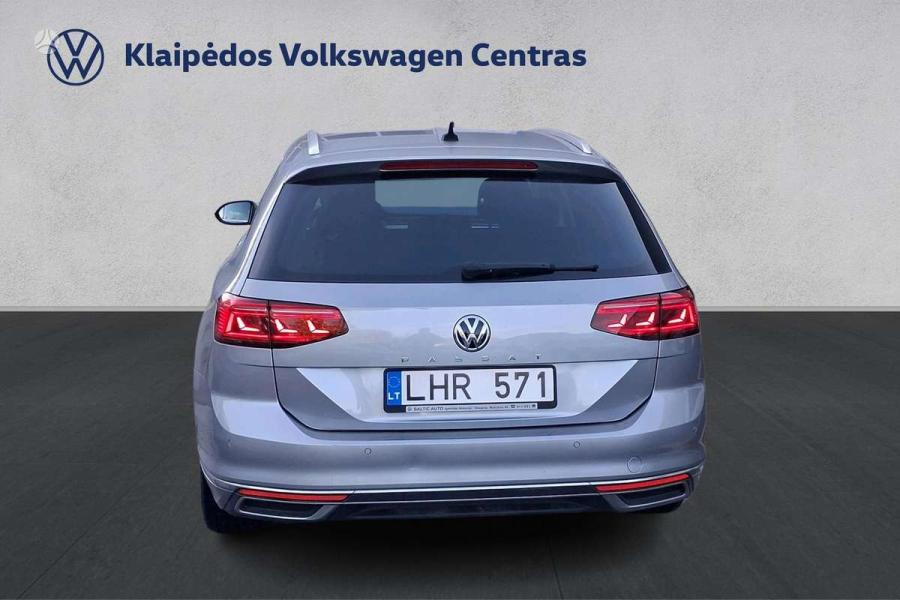 Pelēks Volkswagen Passat 2020 Klaipėda, ar dzinēja tilpumu 1.50 L un nobraukumu 184 tūkst. km par 15900 €, foto 6 vietnē AUTOMOTO.COM.LV