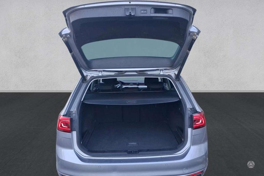 Pelēks Volkswagen Passat 2020 Klaipėda, ar dzinēja tilpumu 1.50 L un nobraukumu 184 tūkst. km par 15900 €, foto 8 vietnē AUTOMOTO.COM.LV