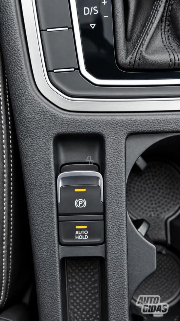 Volkswagen Passat 2020 Kauņa vietnē Pelēks Volkswagen Passat 2020 Kauņa, ar dzinēja tilpumu 2.00 L un nobraukumu 126 tūkst. km par 12800 €, foto 9 vietnē AUTOMOTO.COM.LV