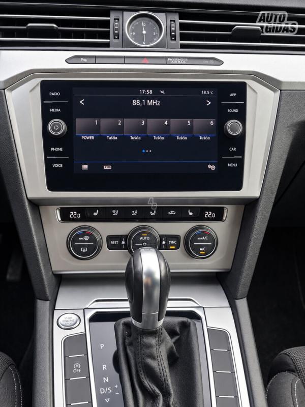 Volkswagen Passat 2020 Kauņa vietnē Pelēks Volkswagen Passat 2020 Kauņa, ar dzinēja tilpumu 2.00 L un nobraukumu 126 tūkst. km par 12800 €, foto 10 vietnē AUTOMOTO.COM.LV
