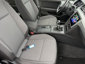 Grey Volkswagen Passat 2020 in Vilnius, with an engine capacity of 2.00 L and mileage of 192 thousand km for 13999 €, photo 6 on AUTOMOTO.COM.LV