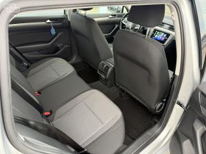 Grey Volkswagen Passat 2020 in Vilnius, with an engine capacity of 2.00 L and mileage of 192 thousand km for 13999 €, photo 7 on AUTOMOTO.COM.LV