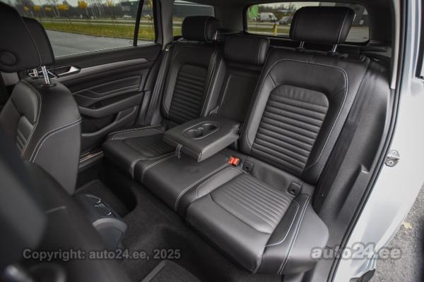 Grey Volkswagen Passat 2021 in Parnu, with an engine capacity of 2.00 L and mileage of 85 thousand km for 29490 €, photo 11 on AUTOMOTO.COM.LV
