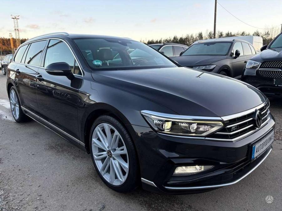 Grey Volkswagen Passat 2021 in Vilnius, with an engine capacity of 1.97 L and mileage of 196 thousand km for 19950 €, photo 2 on AUTOMOTO.COM.LV