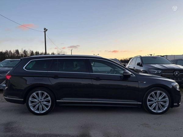 Pelēks Volkswagen Passat 2021 Viļņa, ar dzinēja tilpumu 1.97 L un nobraukumu 196 tūkst. km par 19950 €, foto 5 vietnē AUTOMOTO.COM.LV