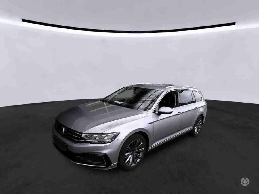 Pelēks Volkswagen Passat 2021 Viļņa, ar dzinēja tilpumu 1.40 L un nobraukumu 179 tūkst. km par 16850 €, foto 1 vietnē AUTOMOTO.COM.LV
