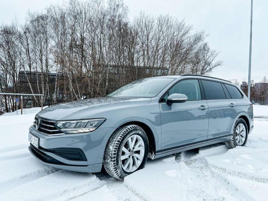 Grey Volkswagen Passat 2021 in Vilnius, with an engine capacity of 1.50 L and mileage of 102 thousand km for 18290 €, photo 2 on AUTOMOTO.COM.LV