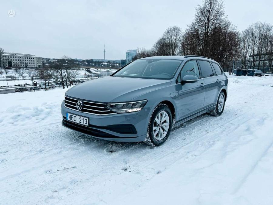 Grey Volkswagen Passat 2021 in Vilnius, with an engine capacity of 1.50 L and mileage of 102 thousand km for 18290 €, photo 3 on AUTOMOTO.COM.LV