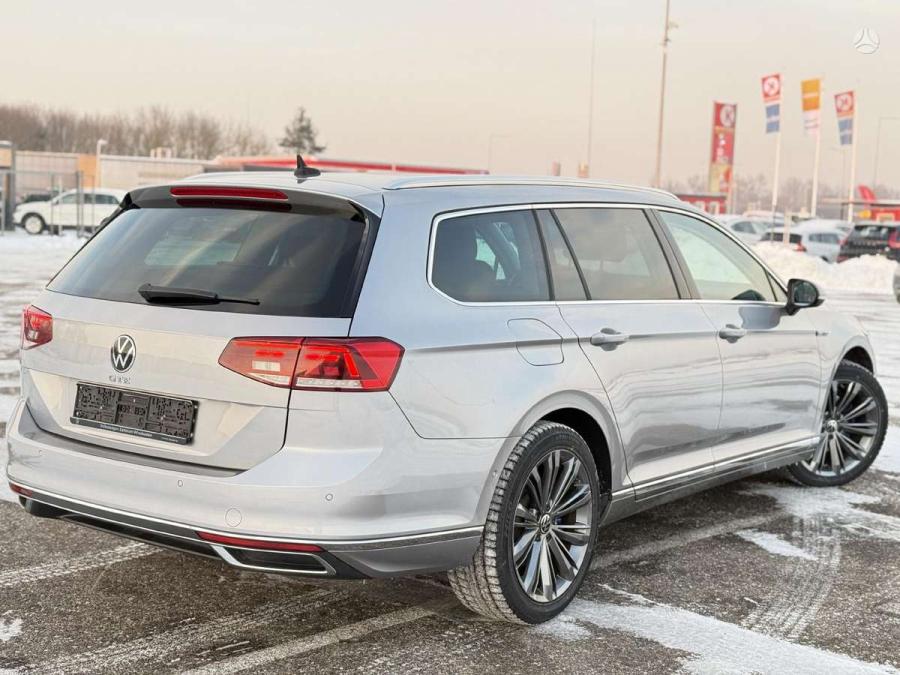 Pelēks Volkswagen Passat 2021 Viļņa, ar dzinēja tilpumu 1.40 L un nobraukumu 180 tūkst. km par 16800 €, foto 4 vietnē AUTOMOTO.COM.LV