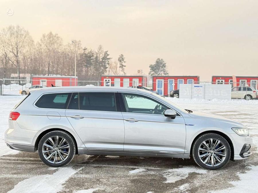 Pelēks Volkswagen Passat 2021 Viļņa, ar dzinēja tilpumu 1.40 L un nobraukumu 180 tūkst. km par 16800 €, foto 6 vietnē AUTOMOTO.COM.LV