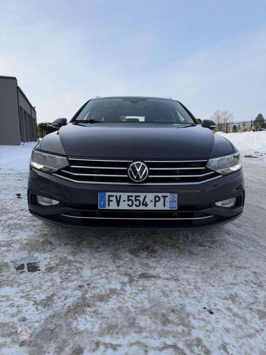 Pelēks Volkswagen Passat 2021 Kauņa, ar dzinēja tilpumu 1.50 L un nobraukumu 228 tūkst. km par 14300 €, foto 2 vietnē AUTOMOTO.COM.LV