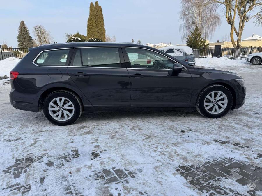 Pelēks Volkswagen Passat 2021 Kauņa, ar dzinēja tilpumu 1.50 L un nobraukumu 228 tūkst. km par 14300 €, foto 4 vietnē AUTOMOTO.COM.LV