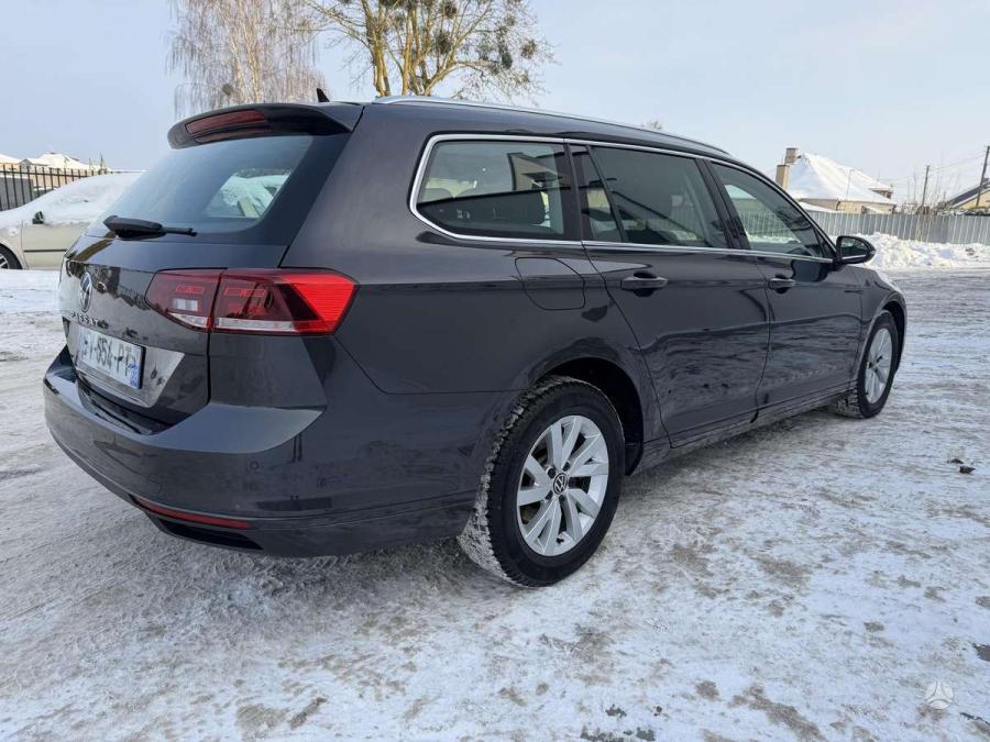 Pelēks Volkswagen Passat 2021 Kauņa, ar dzinēja tilpumu 1.50 L un nobraukumu 228 tūkst. km par 14300 €, foto 5 vietnē AUTOMOTO.COM.LV