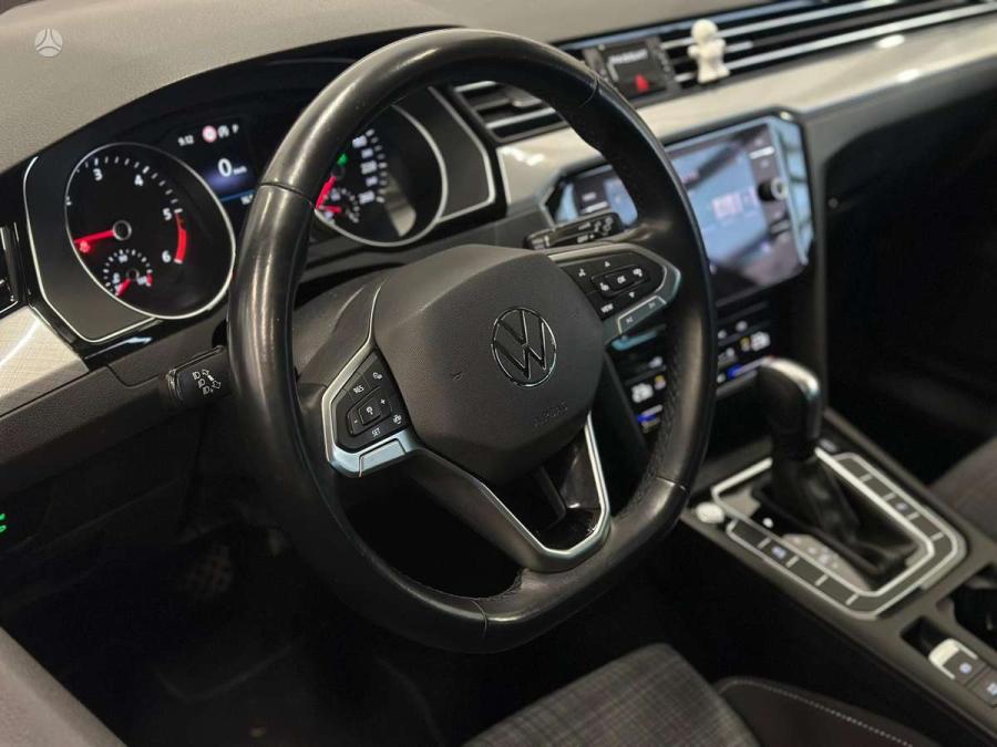 Pelēks Volkswagen Passat 2021 Kauņa, ar dzinēja tilpumu 1.97 L un nobraukumu 268 tūkst. km par 14970 €, foto 10 vietnē AUTOMOTO.COM.LV
