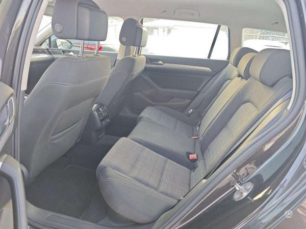 Grey Volkswagen Passat 2021 in Vilnius, with an engine capacity of 1.97 L and mileage of 193 thousand km for 14800 €, photo 9 on AUTOMOTO.COM.LV