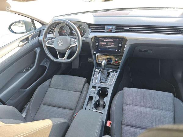Grey Volkswagen Passat 2021 in Vilnius, with an engine capacity of 1.97 L and mileage of 193 thousand km for 14800 €, photo 10 on AUTOMOTO.COM.LV