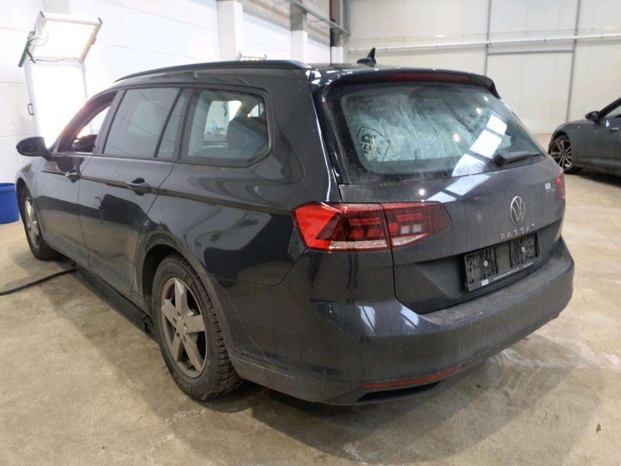 Grey Volkswagen Passat 2021 in Kaunas, with an engine capacity of 1.97 L and mileage of 165 thousand km for 15200 €, photo 3 on AUTOMOTO.COM.LV