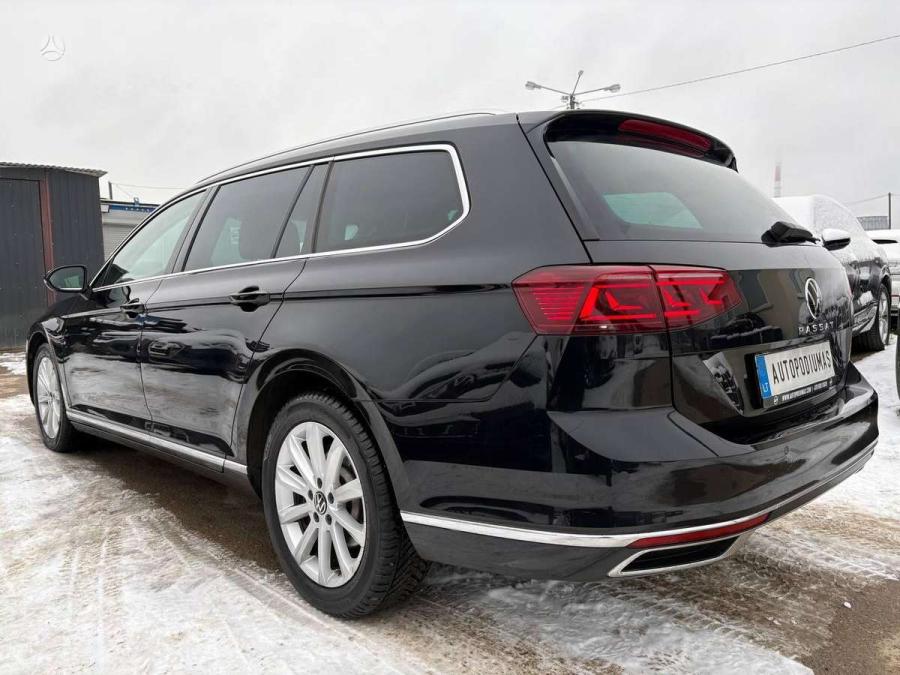 Pelēks Volkswagen Passat 2021 Viļņa, ar dzinēja tilpumu 1.97 L un nobraukumu 129 tūkst. km par 18000 €, foto 3 vietnē AUTOMOTO.COM.LV