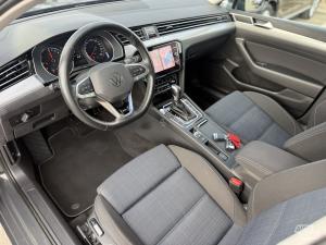 Grey Volkswagen Passat 2021 in Vilnius, with an engine capacity of 1.40 L and mileage of 160 thousand km for 14999 €, photo 2 on AUTOMOTO.COM.LV