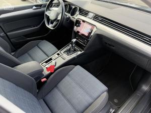 Grey Volkswagen Passat 2021 in Vilnius, with an engine capacity of 1.40 L and mileage of 160 thousand km for 14999 €, photo 4 on AUTOMOTO.COM.LV