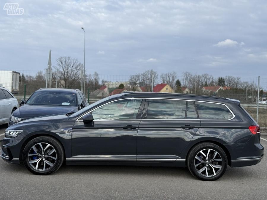 Grey Volkswagen Passat 2021 in Vilnius, with an engine capacity of 1.40 L and mileage of 160 thousand km for 14999 €, photo 9 on AUTOMOTO.COM.LV