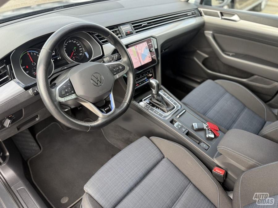 Grey Volkswagen Passat 2021 in Vilnius, with an engine capacity of 1.40 L and mileage of 160 thousand km for 14999 €, photo 21 on AUTOMOTO.COM.LV
