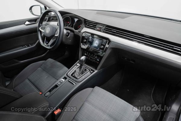 Grey Volkswagen Passat 2021 in Tallinn, with an engine capacity of 1.50 L and mileage of 37 thousand km for 22900 €, photo 7 on AUTOMOTO.COM.LV