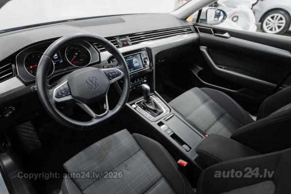 Grey Volkswagen Passat 2021 in Tallinn, with an engine capacity of 1.50 L and mileage of 37 thousand km for 22900 €, photo 8 on AUTOMOTO.COM.LV
